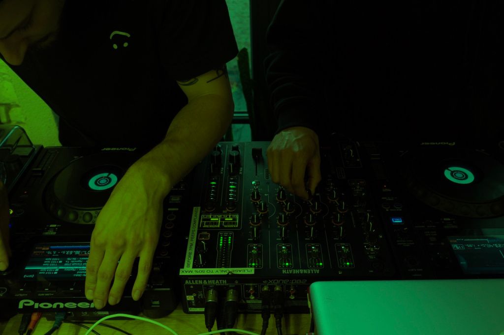 Sound and Hearning Protection: Best Practices for Musicians